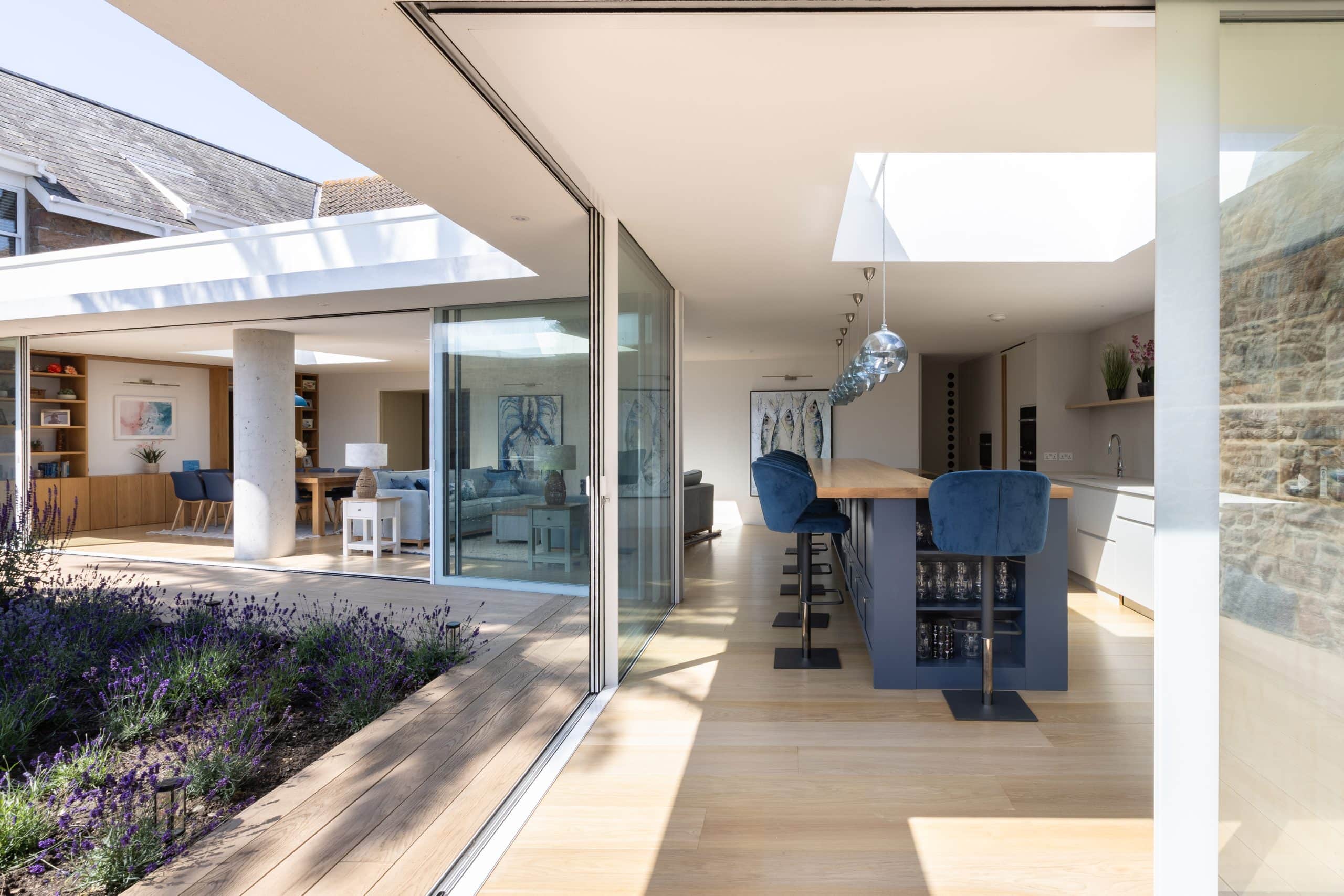 West Coast Farmhouse - Breton